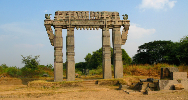 Warangal Fort (History, Built by, Timings, Images, Distance ...