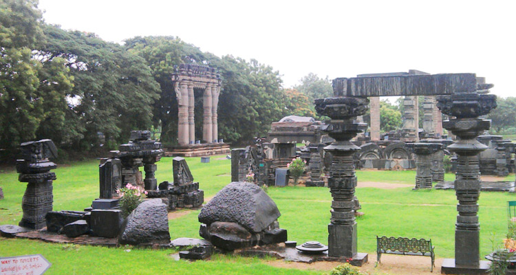 Warangal Fort (History, Built by, Timings, Images, Distance ...